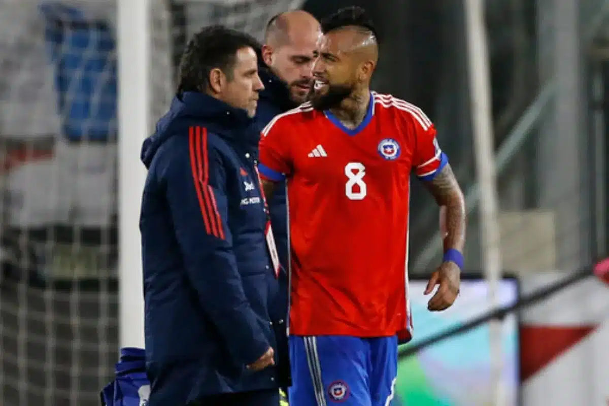 Arturo Vidal passa por uma cirurgia no joelho. Ele ficará de fora por ...